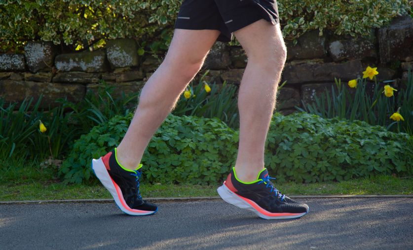 ASICS FrontRunner - Go with a Boom! ASICS Novablast!